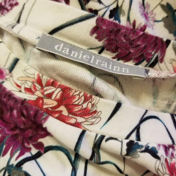 Daniel Rainn | Tops | Daniel Rainn Ruffle Shoulder Floral Print Top ...
